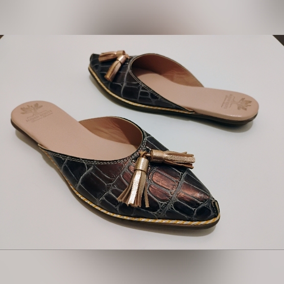 Mayan Roots | Shoes | Mayan Roots Crocodile Bronzed Tone Womens Slip On ...